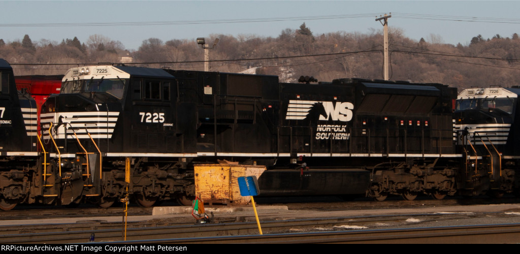 NS 7225